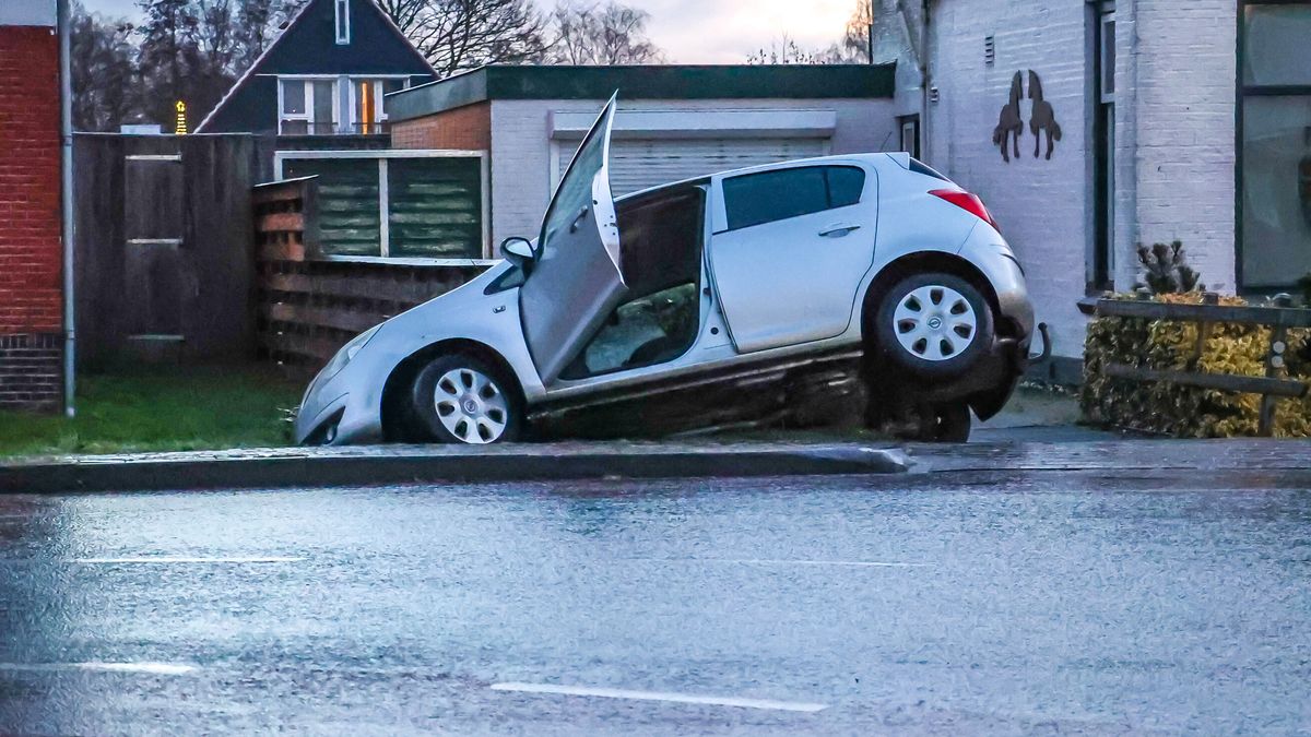 Ferskate ûngelokken troch glêdens, koade giel yntusken ynlutsen - Omrop ...