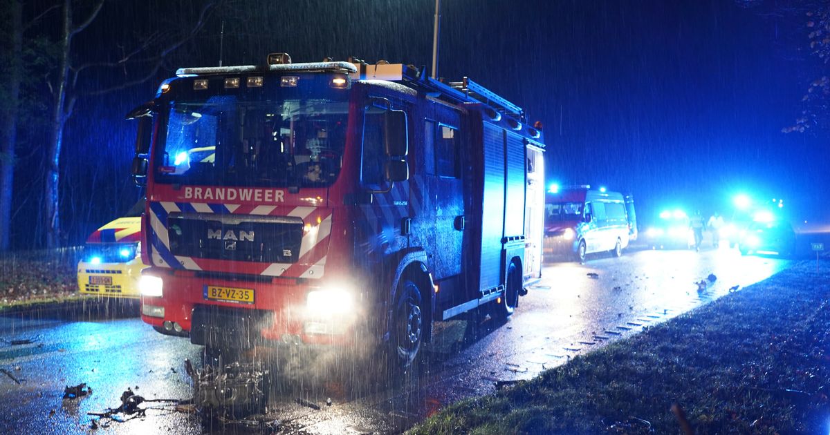 Mannen uit Emmen (30) en Sappemeer (26) gewond bij ernstig ongeluk op N34 bij Odoorn - RTV Drenthe