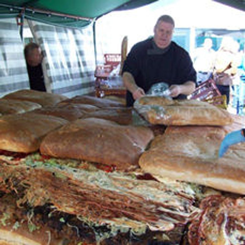 Wereldrecord hamburgerbakken gevestigd in Anloo - RTV Drenthe