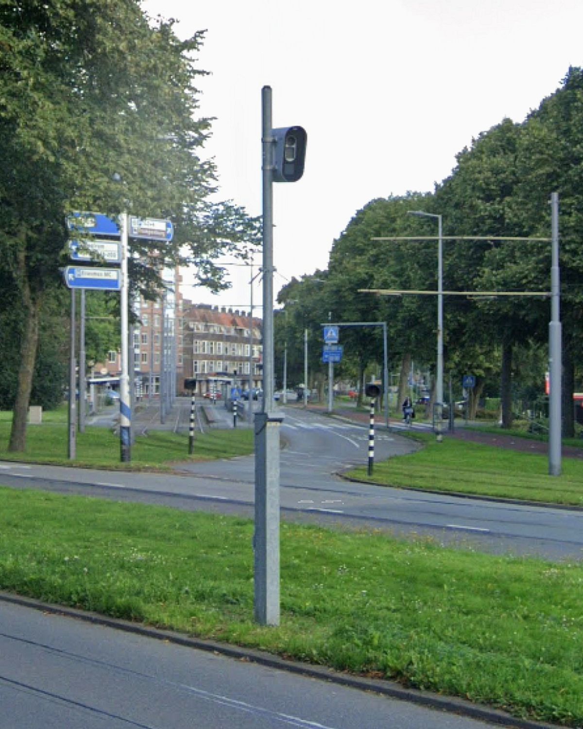 Dit is waarom de nieuwe flitspaal op de Rotterdamse Maasboulevard voor ...