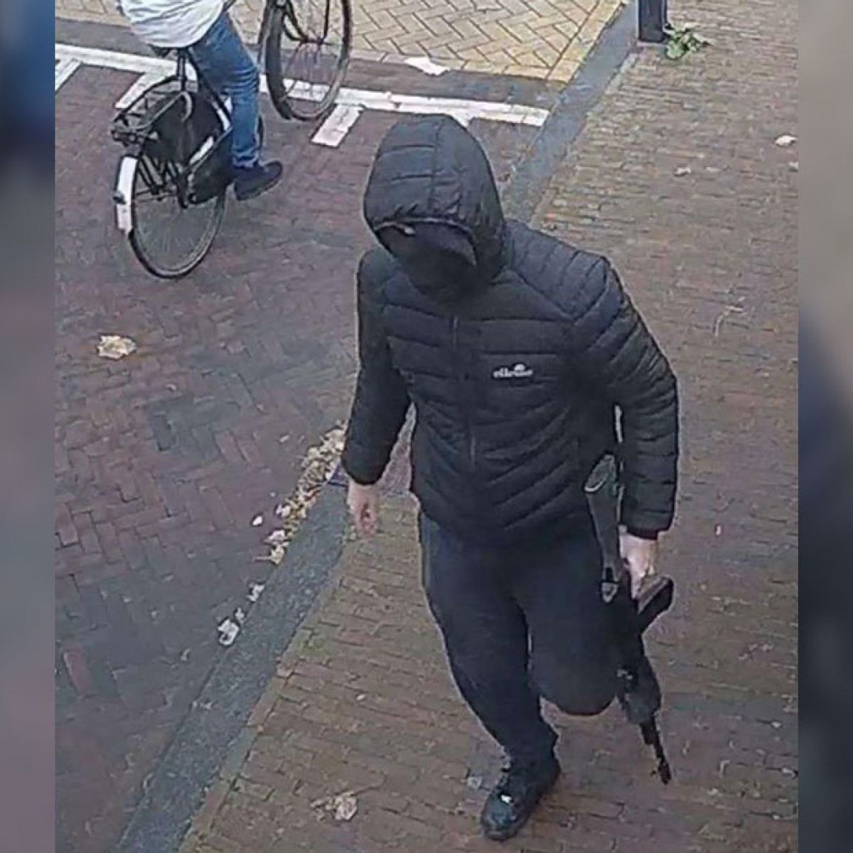 Aanslagplegers worden binnen uur gearresteerd dankzij camera's boven ...