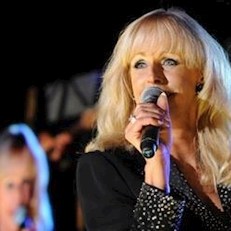 Marga Bult: Songfestivalnummer heeft geen kloten - Oost