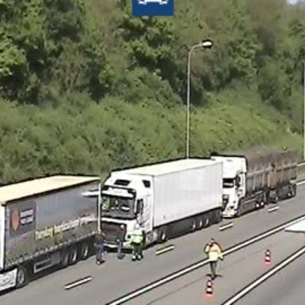 Vertraging op A28 en A27 neemt af na ongeluk met 3 vrachtwagens - RTV Utrecht