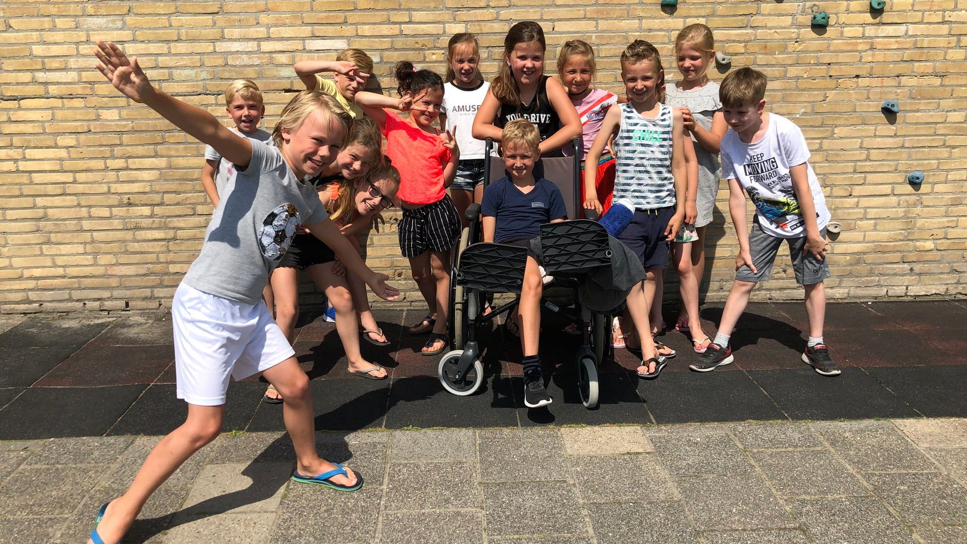 Tropenrooster op Sneker Simon Havingaschool: kinderen zijn uur eerder ...