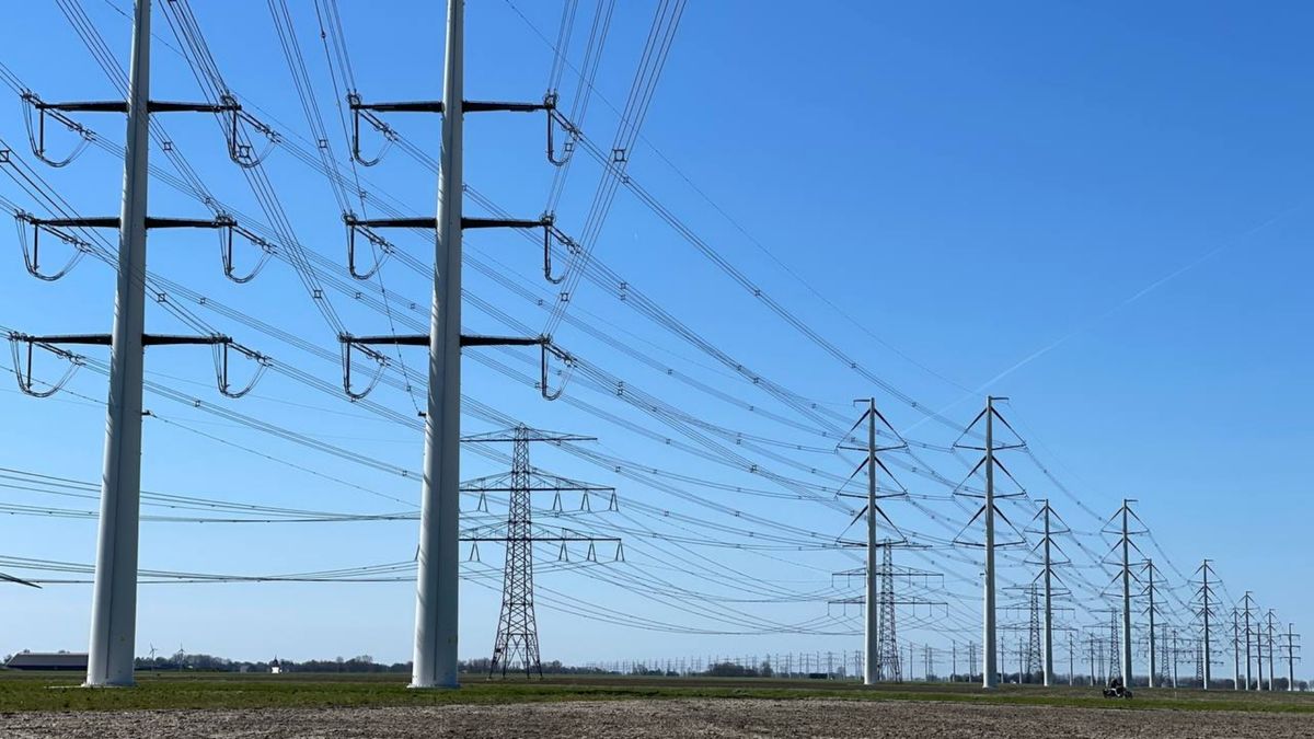 Provincie wil hoogspanningslijnen ondergronds: 374 masten kunnen weg uit landschap - RTV Noord