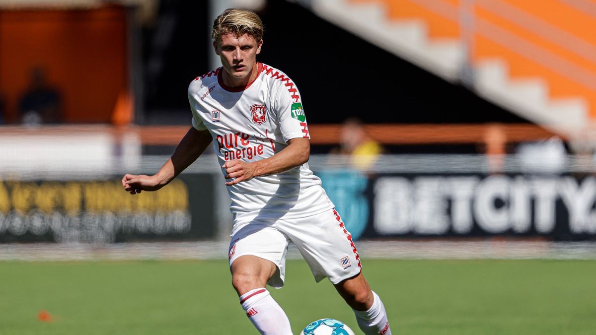 Sem Steijn terug op trainingsveld FC Twente na hersenschudding - Oost