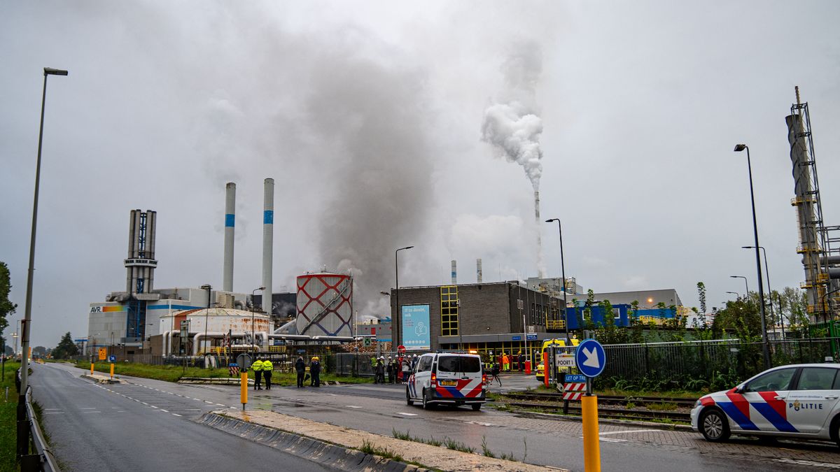 Rotterdam verwacht overvolle vuilcontainers na brand bij afvalverwerker ...
