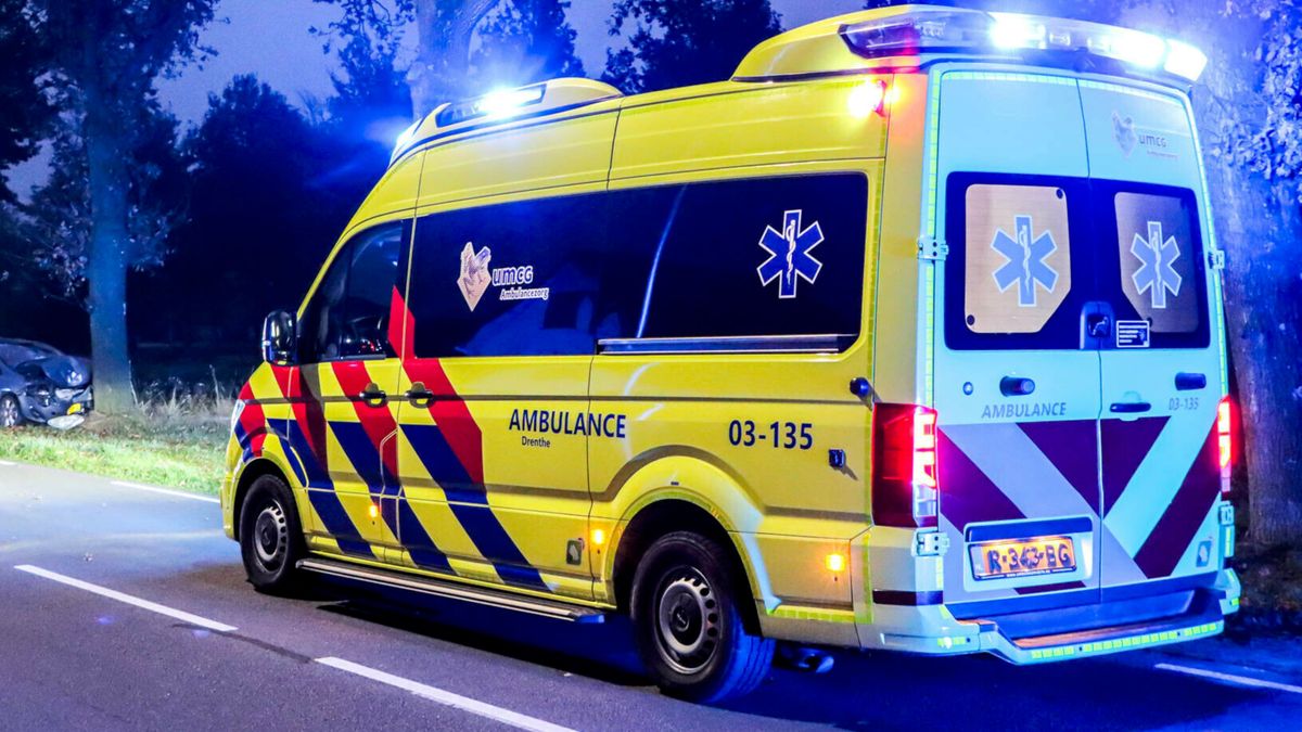 Mag je achter een ambulance met zwaailichten aanrijden? - RTV Drenthe