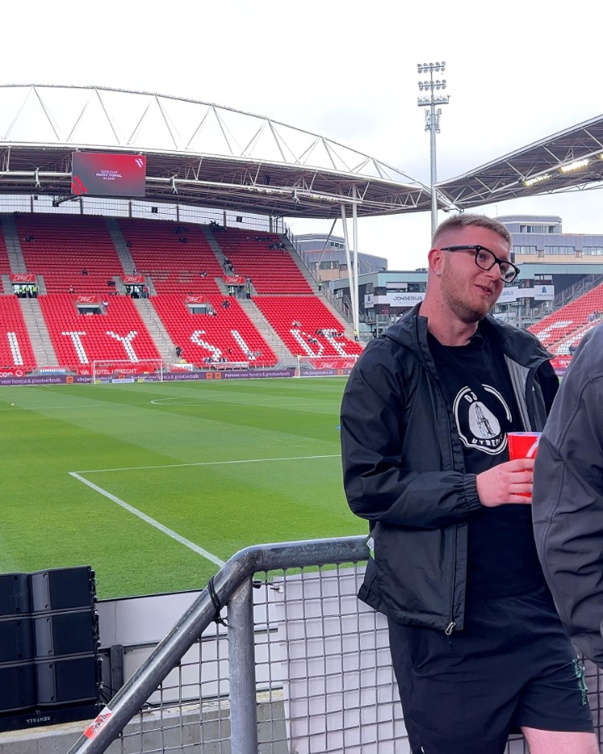 Engelse FC Utrecht-fan reist elke wedstrijd van Exeter naar de ...