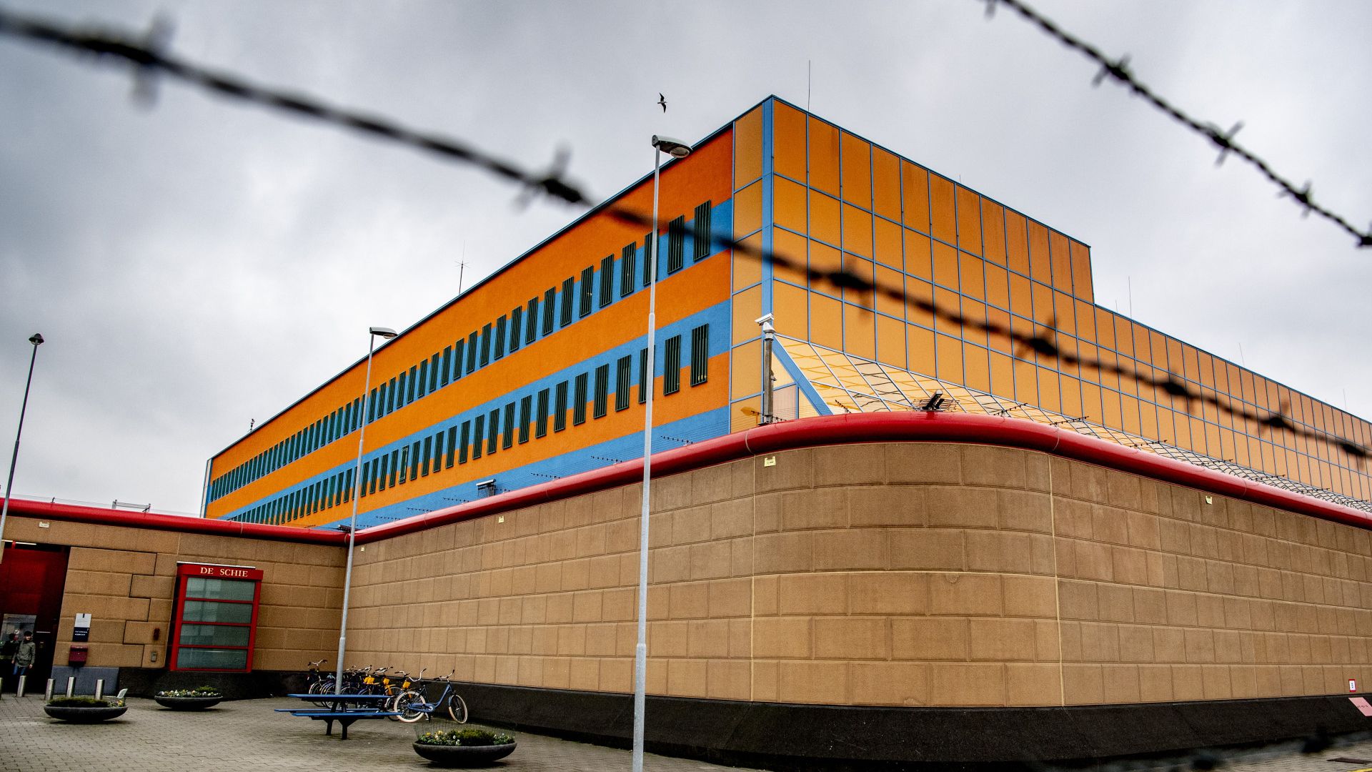 Vermomd als vuilniszak of tunnel graven met lepel: zo ontsnapten ...