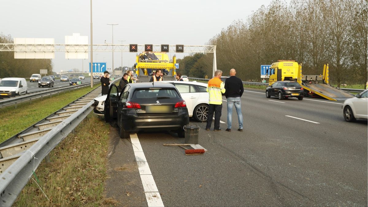 Ongeluk op A28 bij Zwolle-Zuid, lange file lost langzaam op (UPDATE) - Oost
