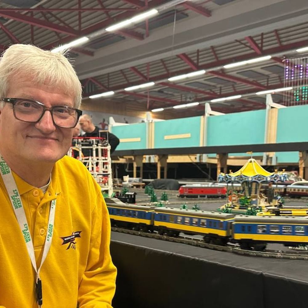 Achter grootse beurs voor treinen, locs en banen schuilt Theo's kleine ...