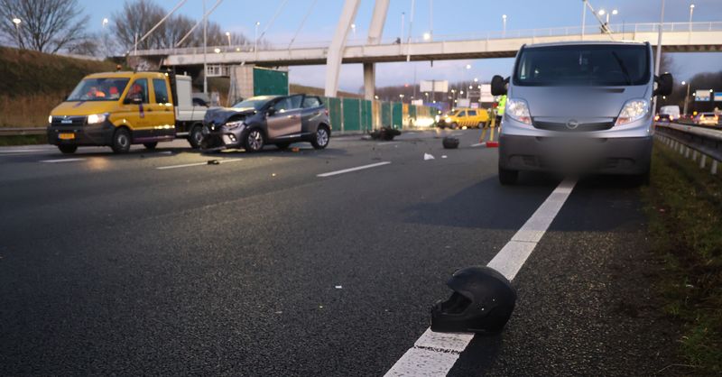 Dode ongeluk in drukke spits was bijrijder bestelbus, oorzaak nog groot raadsel - Rijnmond