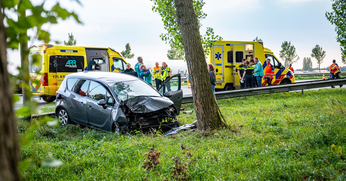 Gewonde bij ongeluk op A15 | Ontruimingen in Brielle door waterlekkage - Rijnmond