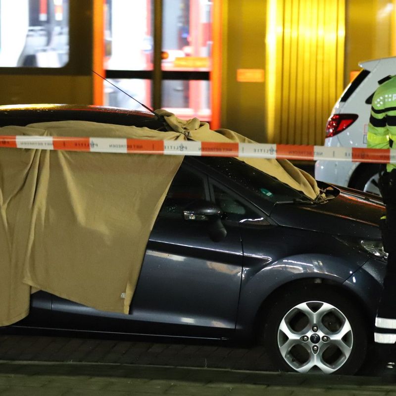 Dode in geparkeerde auto Rijswijk, sprake van natuurlijk overlijden - Omroep West