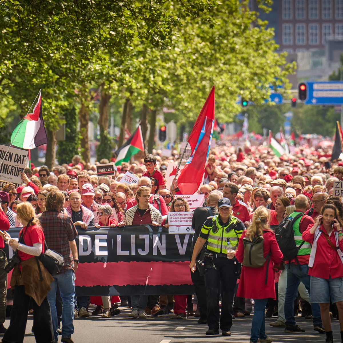 Lees terug: grote Gaza-demonstratie in Den Haag - Omroep West
