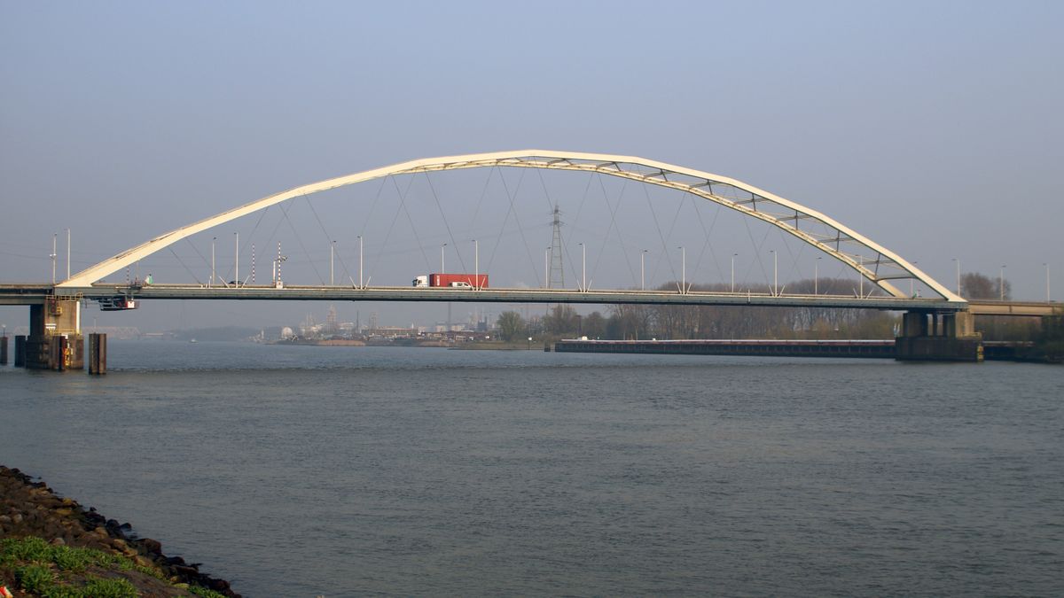 Storingen Papendrechtse brug veroorzaakt door aandrijfsysteem - Rijnmond