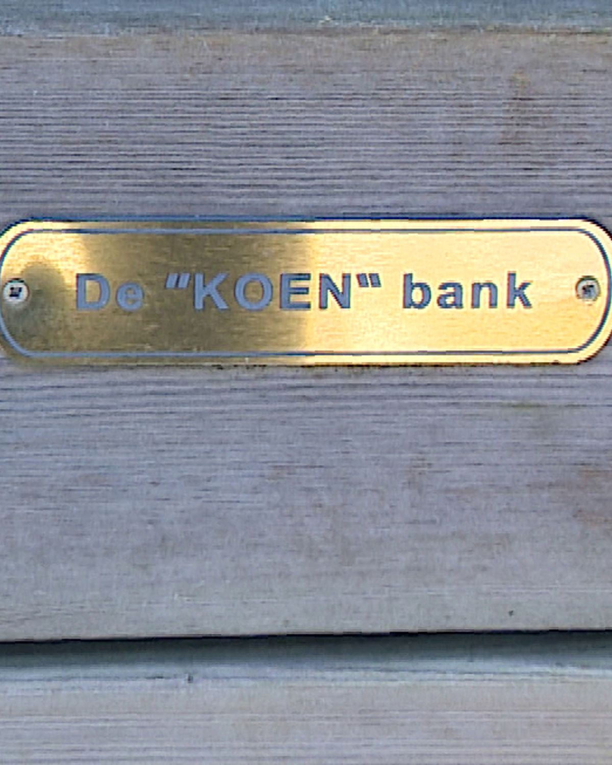 Óngerwaeg ploft neer op de 'Koen' bank in Gulpen - L1