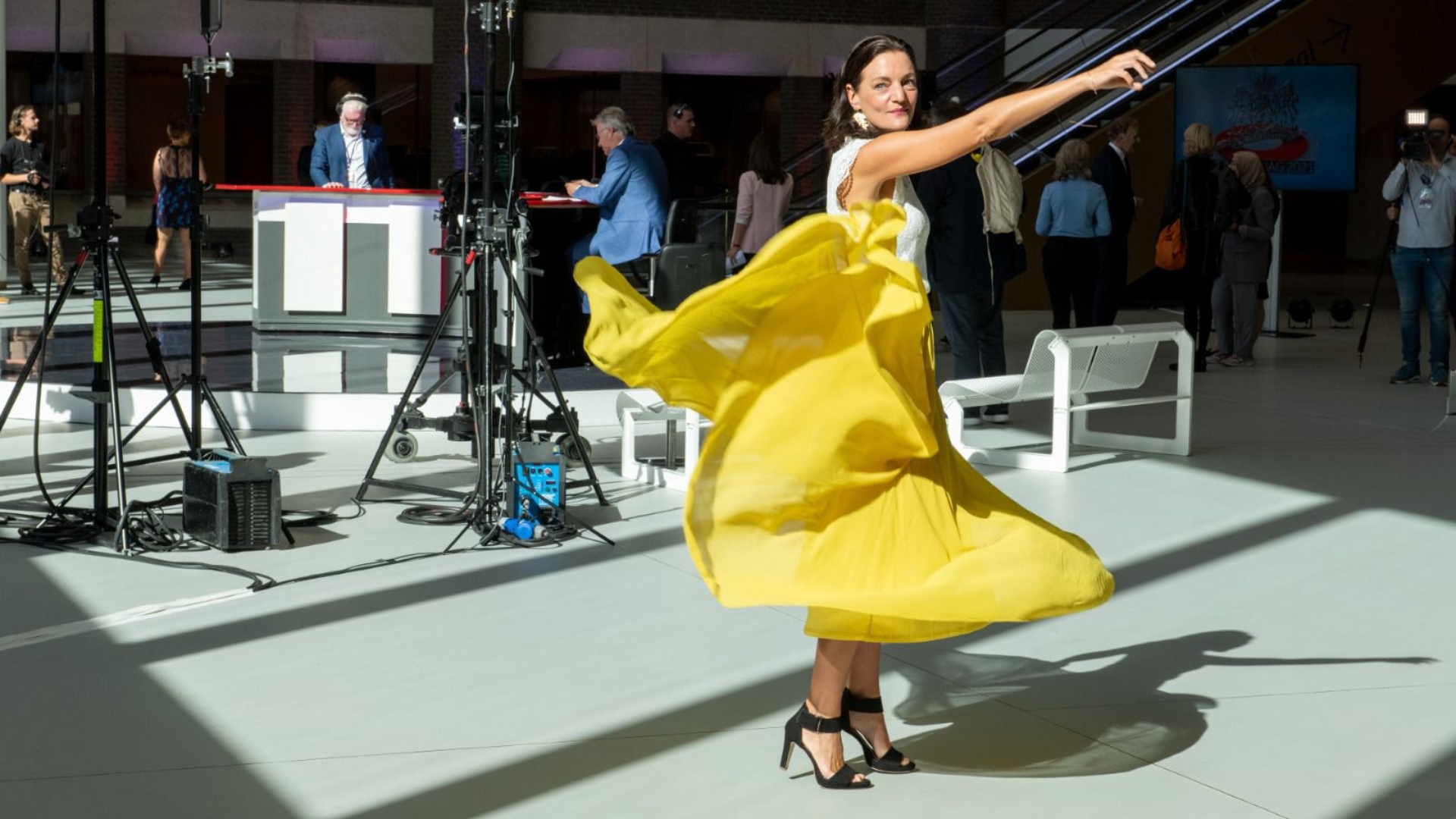 De vier Groningse vrouwen met hun twee hoedjes op Prinsjesdag 2021 ...