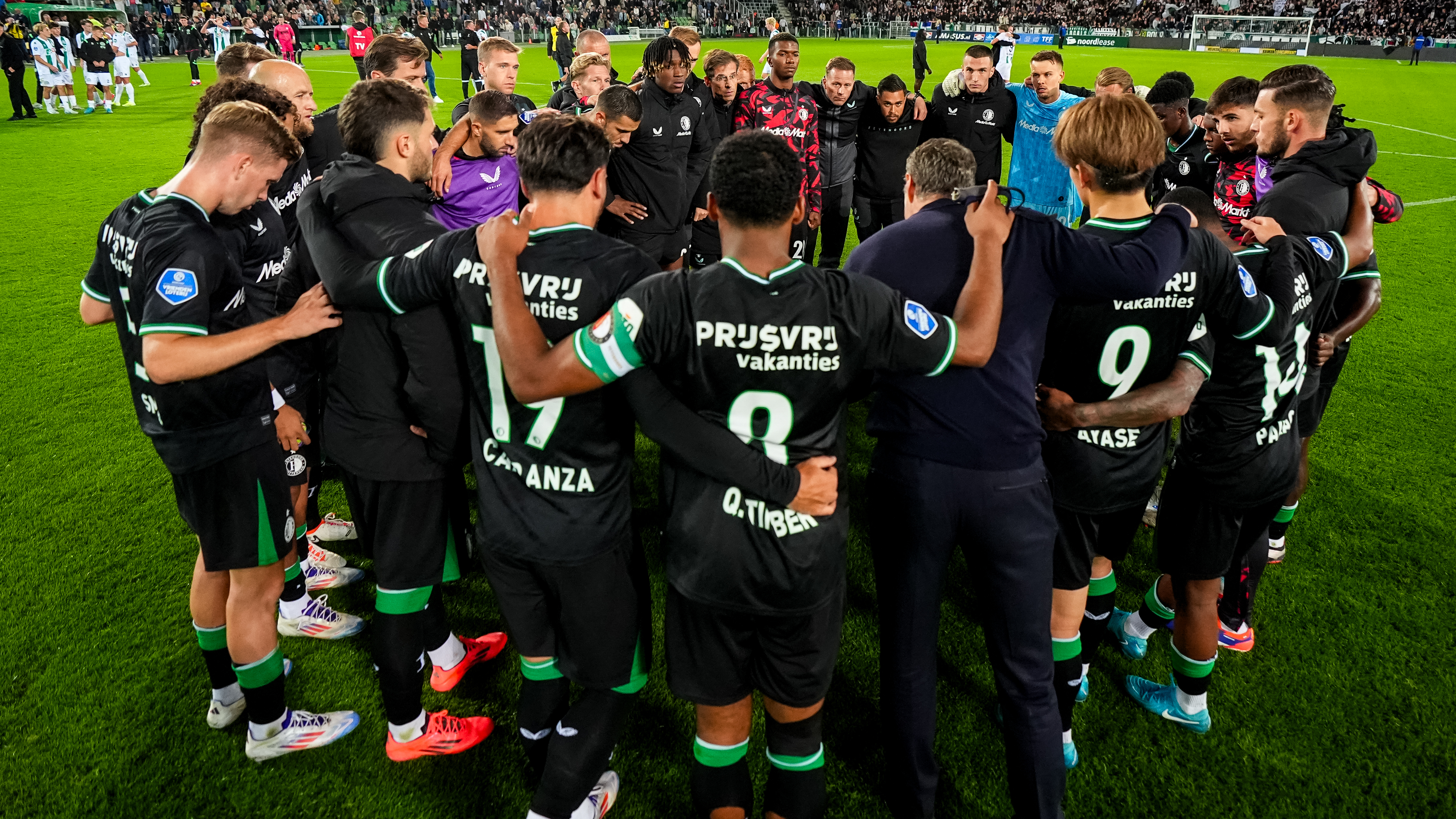 Nieuwe trainer Feyenoord al snel onder druk: ‘Als ik Brian Priske was ...