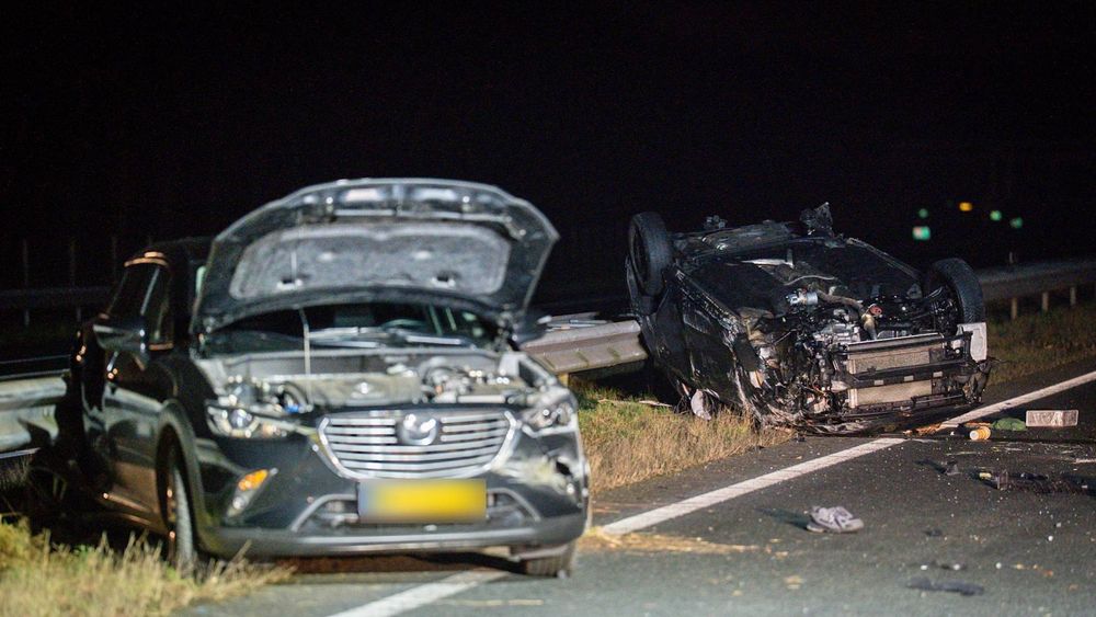 Dodelijk slachtoffer bij ongeluk op A18, drie gewonden - Omroep Gelderland