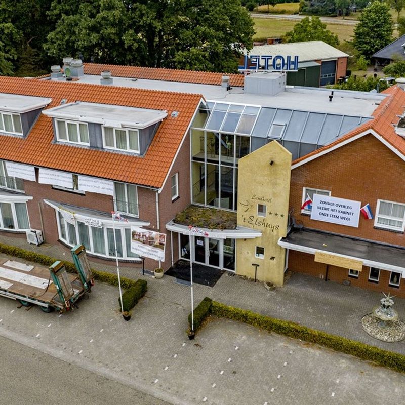 Hotel in Albergen wordt definitief eigendom van COA: eigenaresse ...