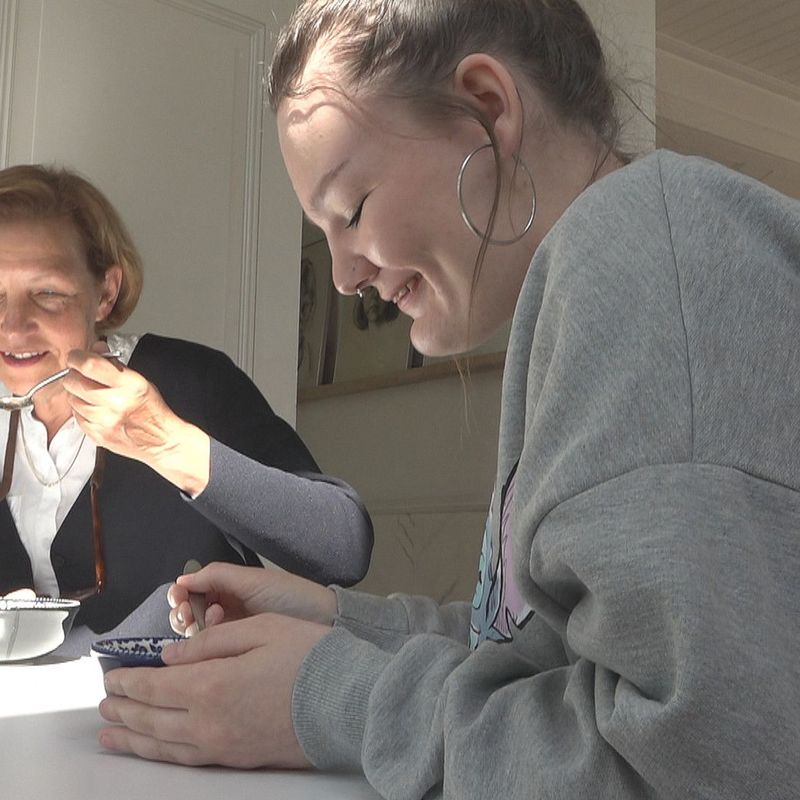 Priscilla zat in onveilige thuissituatie en mocht bij Astrid komen ...