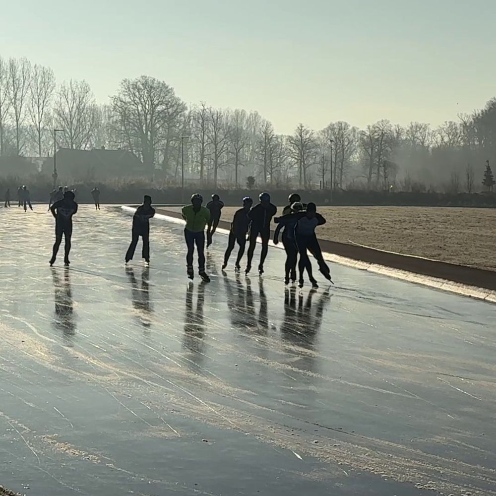 Eerste kerstdag ijskoud: Winterswijk klaar voor marathon - Omroep ...