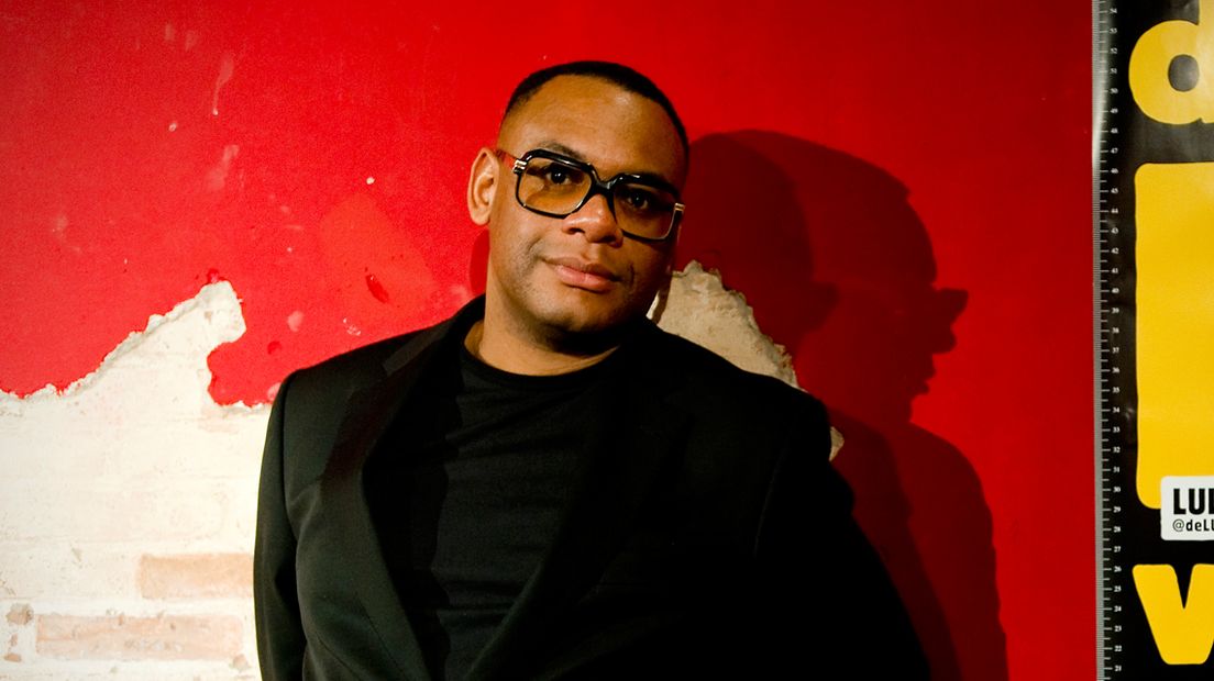 Stand-up comedian Howard Komproe speelt Pilatus in The Passion - Omroep ... Stand-up comedian Howard Komproe speelt Pilatus in The Passion - Omroep ...