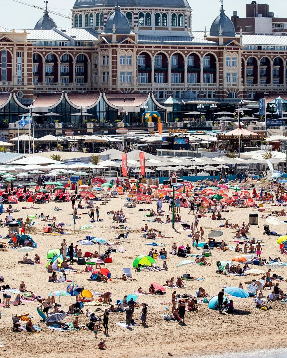 Grote drukte op de stranden in onze regio - Omroep West