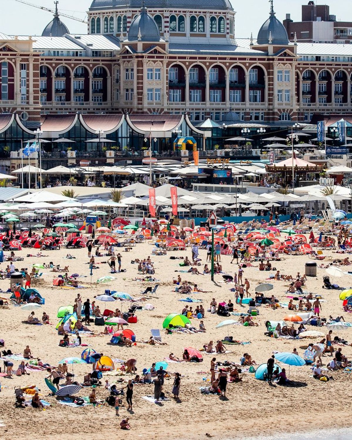 Grote drukte op de stranden in onze regio - Omroep West