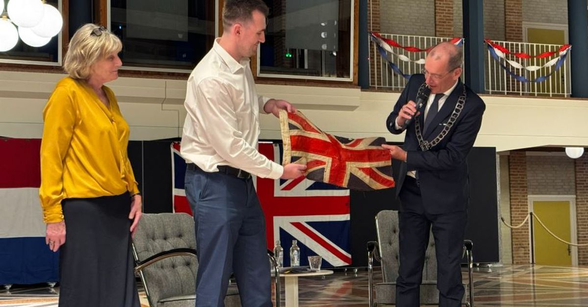 80 jaar na de bevrijding keert Britse vlag terug naar Hengelo: "A ...