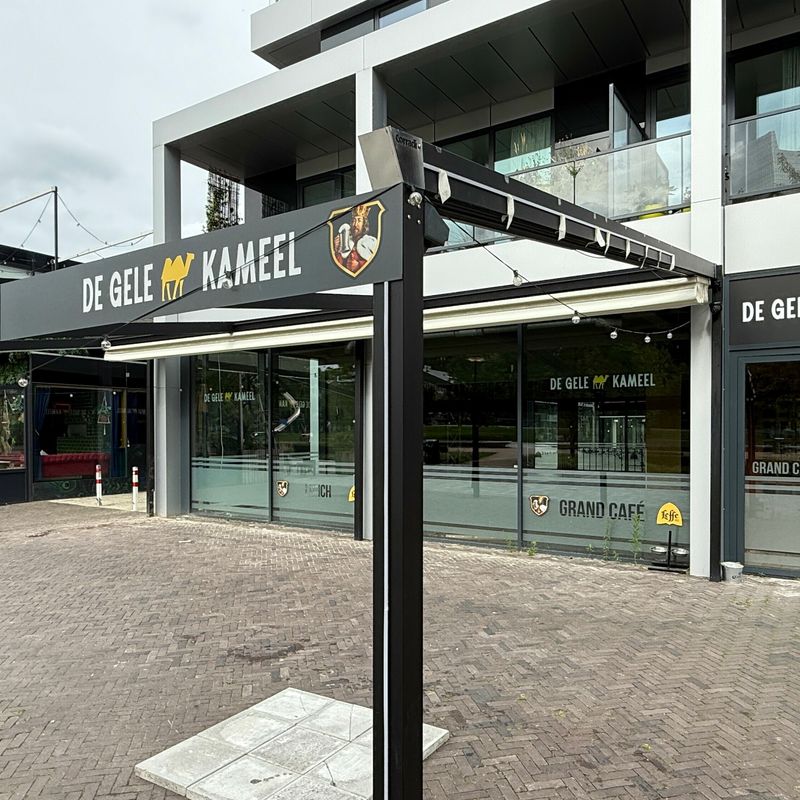 Café De Gele Kameel in Emmen sluit na anderhalf jaar: 'Ben er klaar mee ...