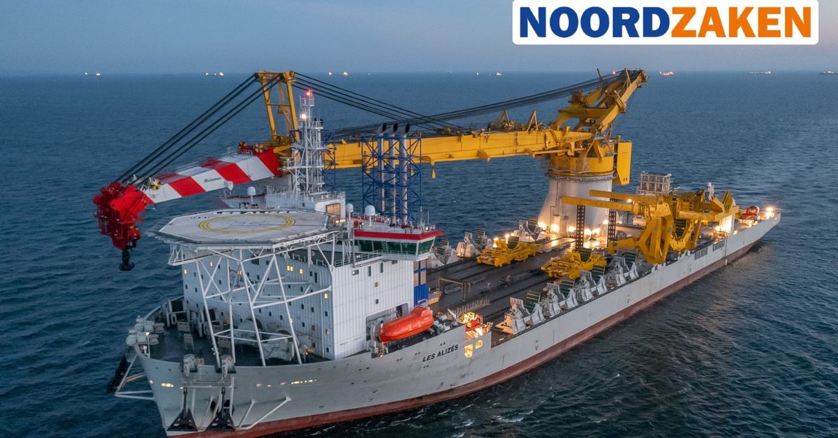 Immens kraanschip Les Alizés maakt zich in Eemshaven klaar voor eerste ...