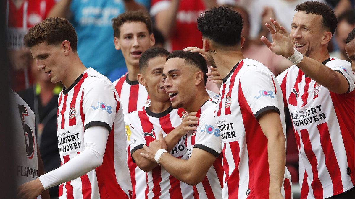Eerste prijs voor Van Bommel: PSV klopt Go Ahead in strijd om Johan ...