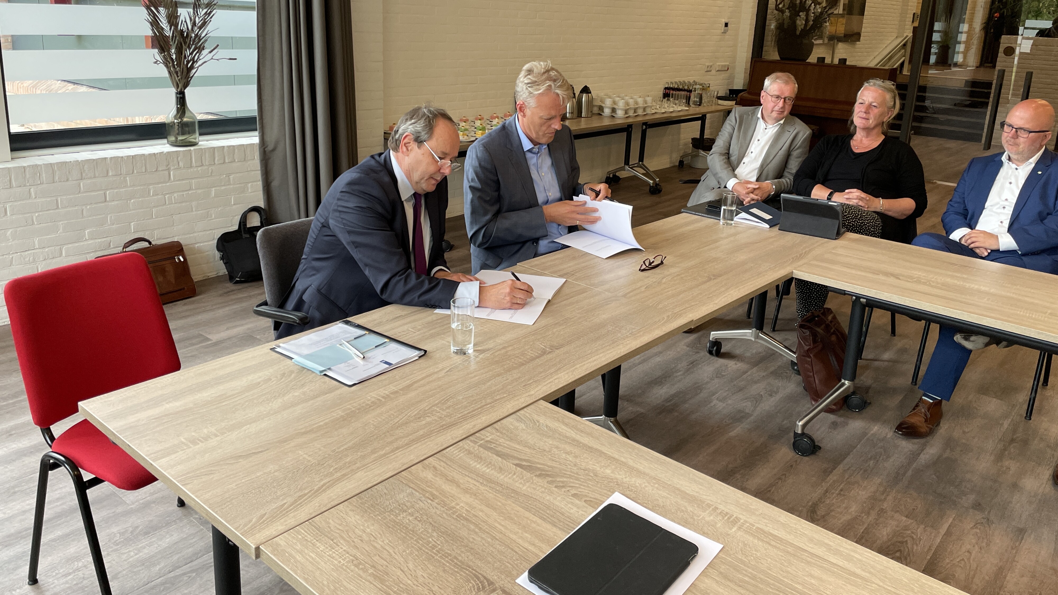 1 euro per vat olie van NAM en Rijk voor Schoonebeek - RTV Drenthe