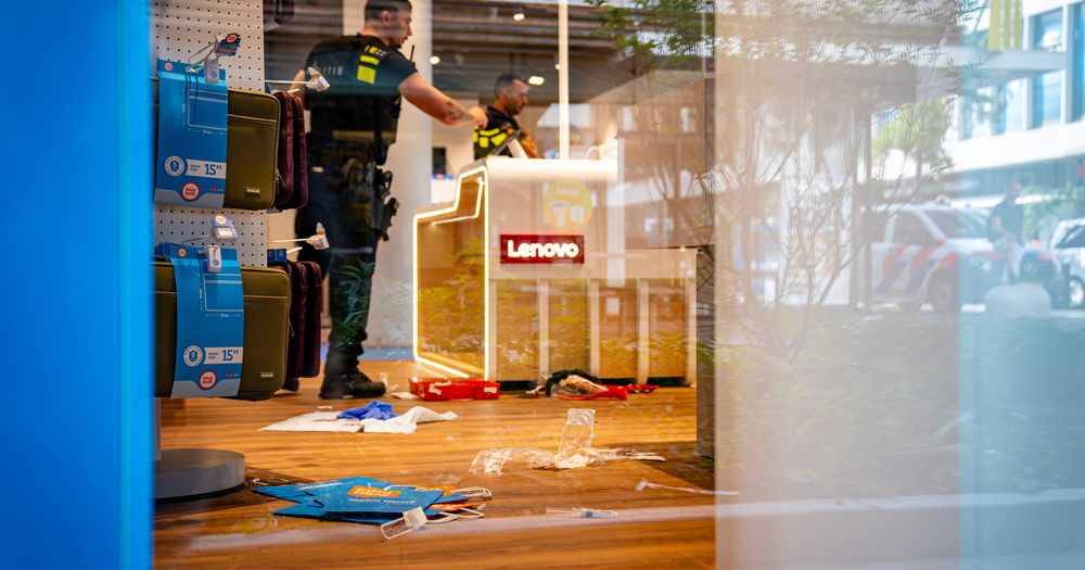 Winkelmedewerker neergestoken door winkeldief, dader op de vlucht ...