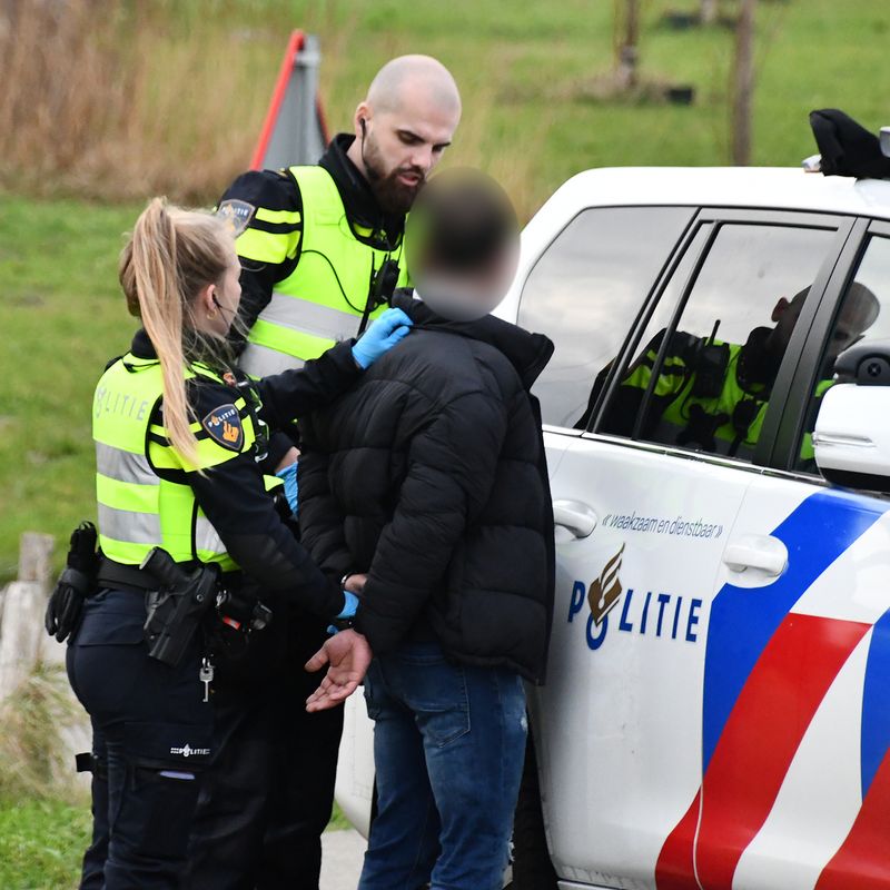 Man gewond bij steekpartij azc, verdachte opgepakt - Omroep Zeeland