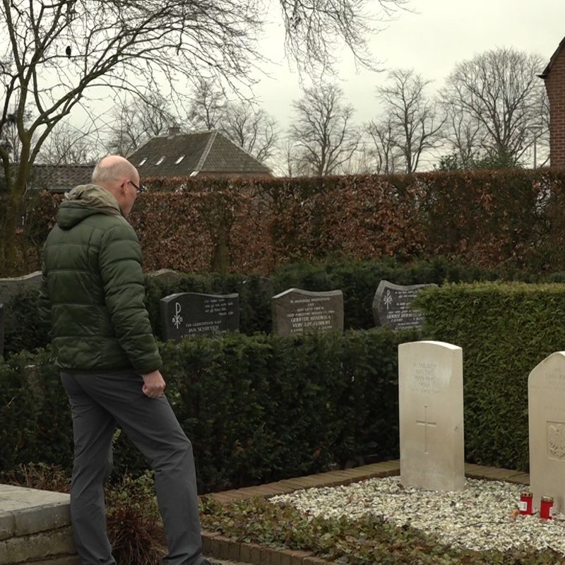 Philip Reinders geeft nóg een geallieerde soldaat zijn naam terug ...