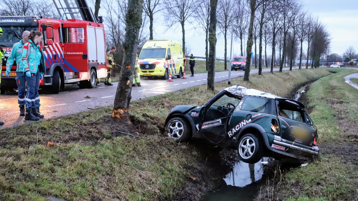 Automobilist (25) overleden na zware crash - Omroep Gelderland