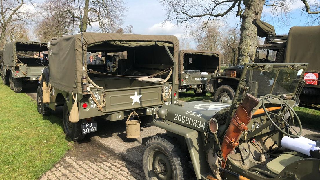 Doetinchem herdenkt bevrijding met 60 militaire voertuigen - Omroep ...