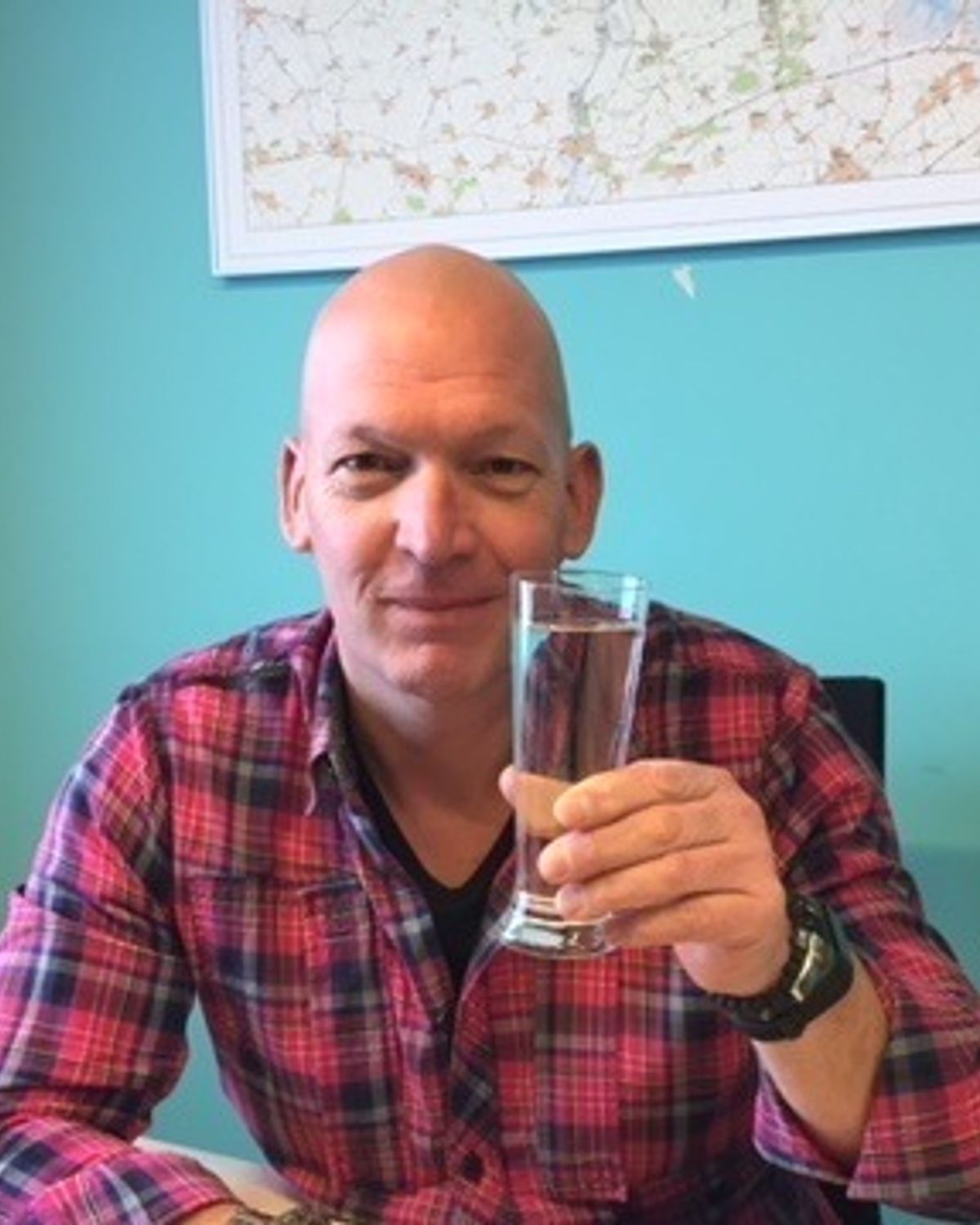 IkPas-deelnemer Eric Holm: Ik kan dat wijntje goed laten staan - Omroep ...