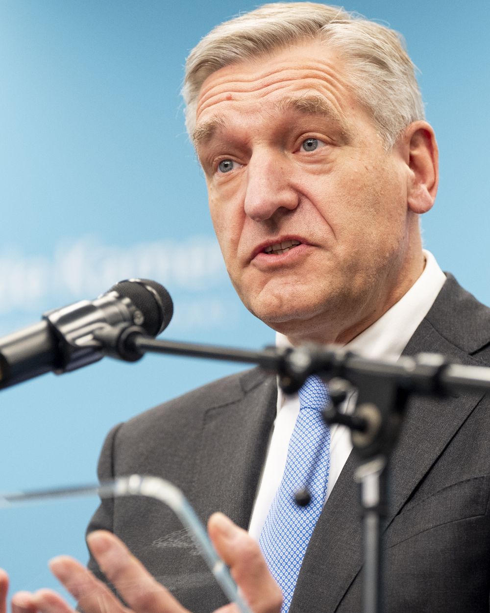 Sybrand Buma stopt als burgemeester van Leeuwarden en wordt ...