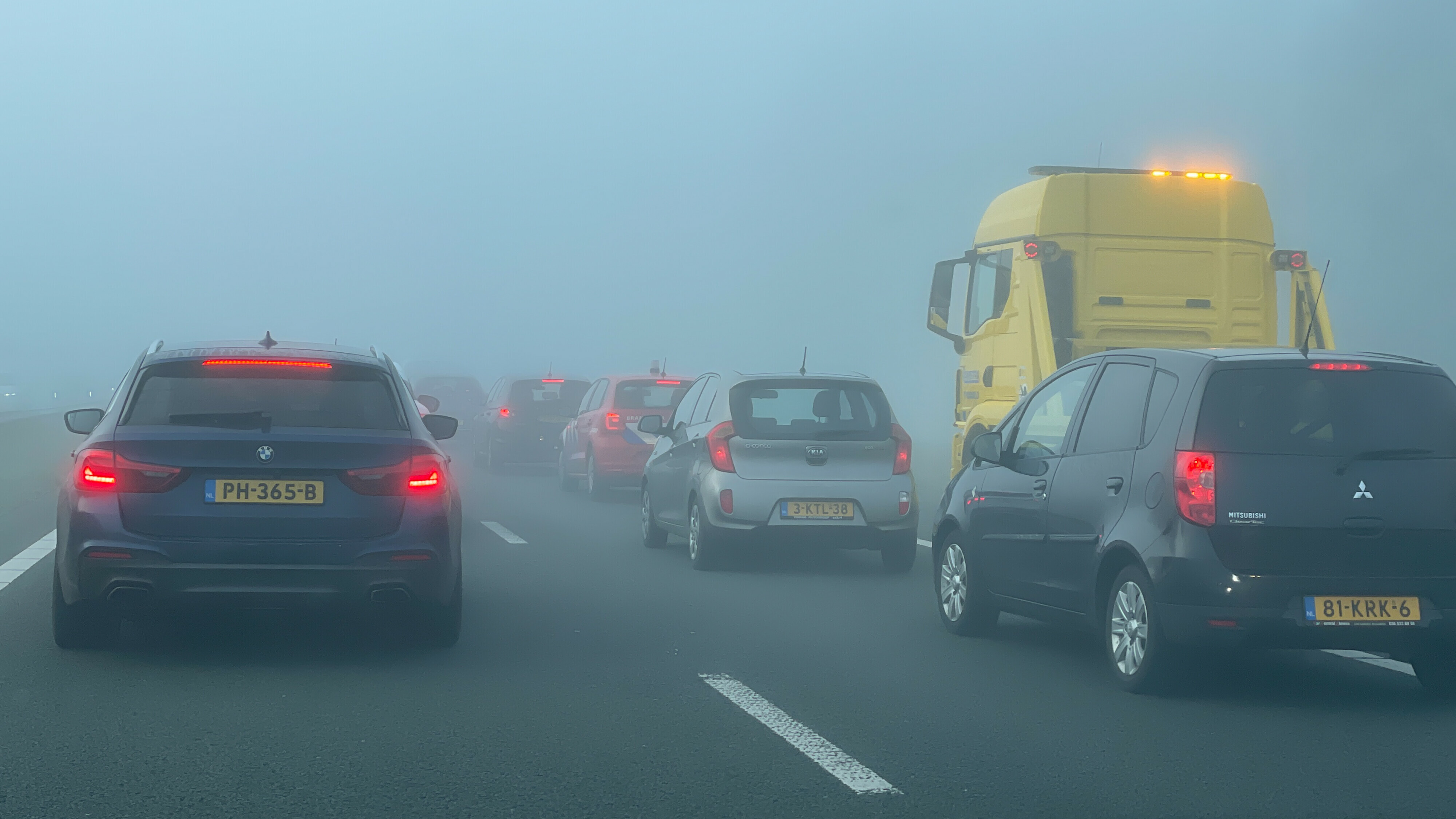 Flinke files op A28 door ongelukken, twee automobilisten gewond - RTV ...