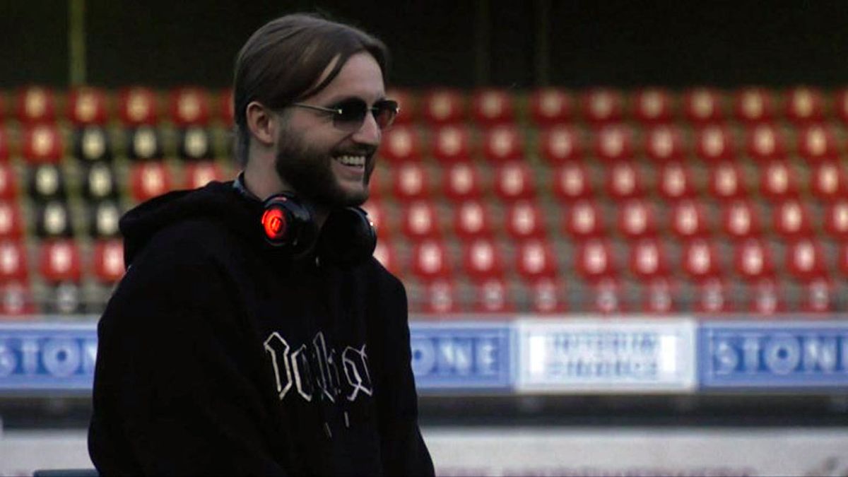 Rapper Kevin bestormt hitlijsten en brengt nieuwe plaat uit: 'Rotterdam ...