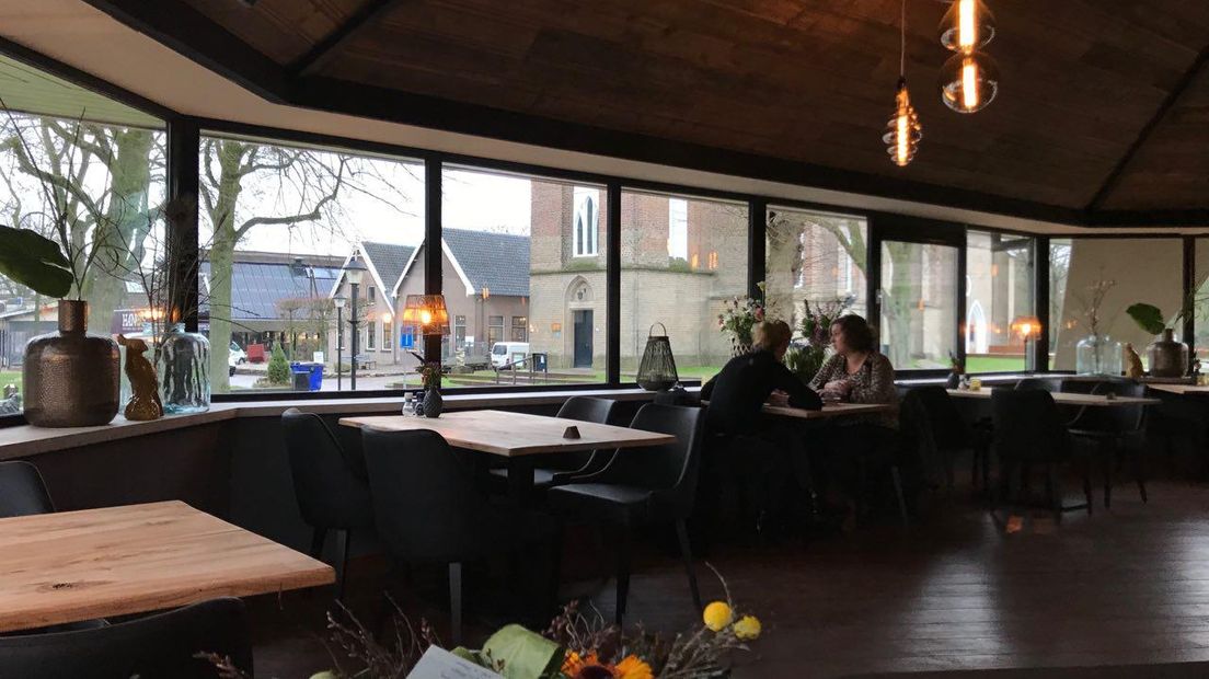 Brink Ruinen bruist met nieuwe huurders in gemeentehuis - RTV Drenthe