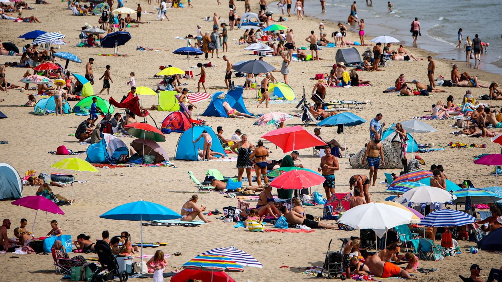 Zon, zee, zand en veel irritaties: 'Als je lekker op het strand bent ...