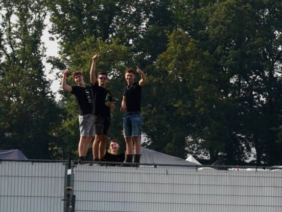 Bekijk de eerste dag van Zwarte Cross • Armin van Buuren sluit af - Omroep Gelderland