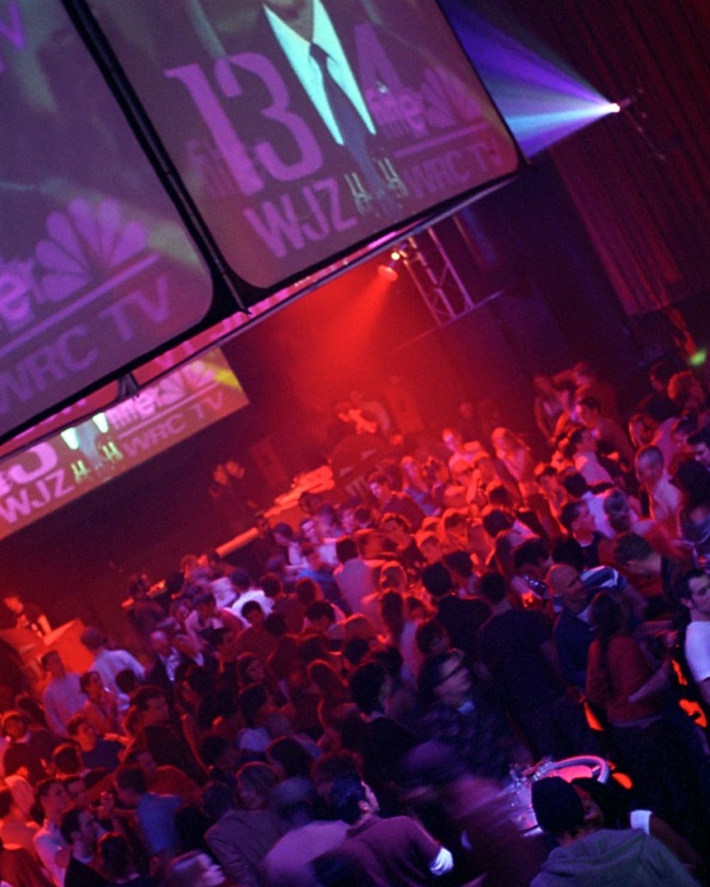 Onervaren vrienden zonder geld maakten een icoon van nachtclub Off ...