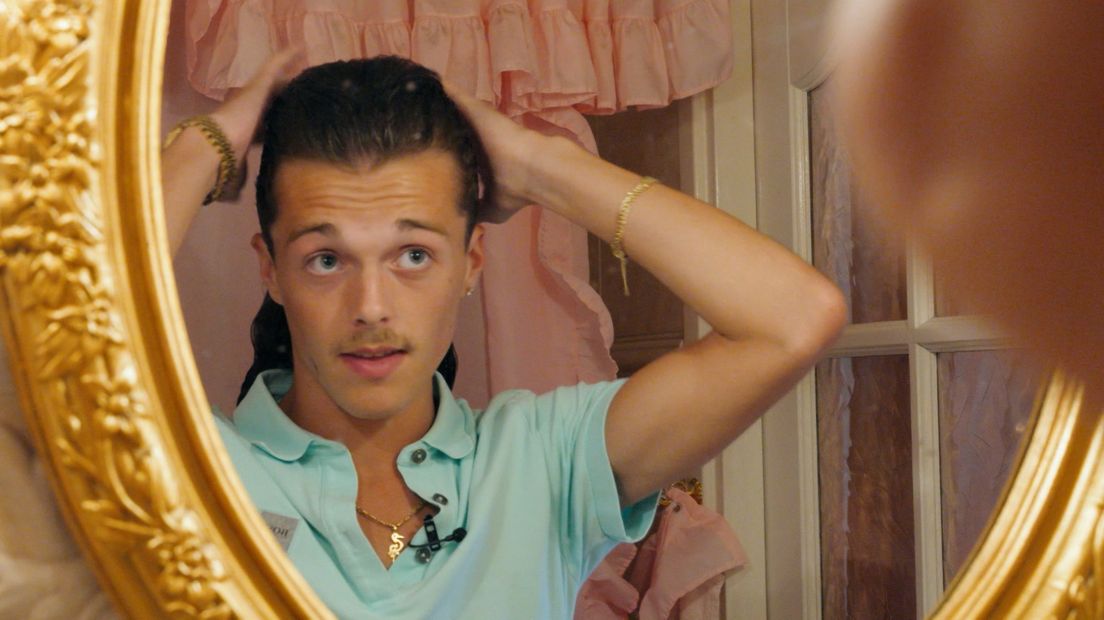 Zanger Chicco steeds populairder: 'Ik heb soms zes optredens op een dag ...